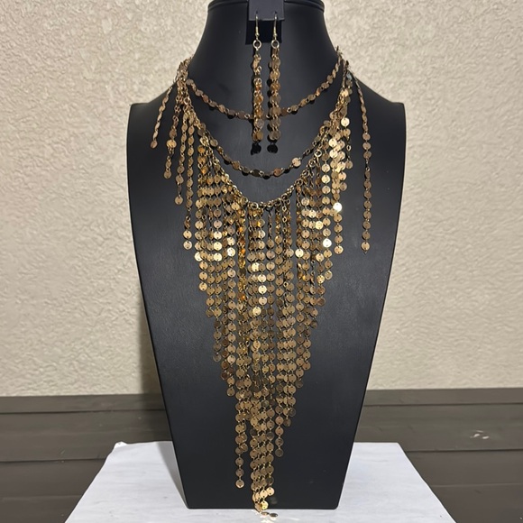 paparazzi | Jewelry | Paparazzi Gold Statement Zi Necklace With ...